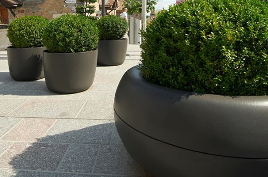 Contemporary Garden Planters, Plant Pots & Containers - IOTA UK