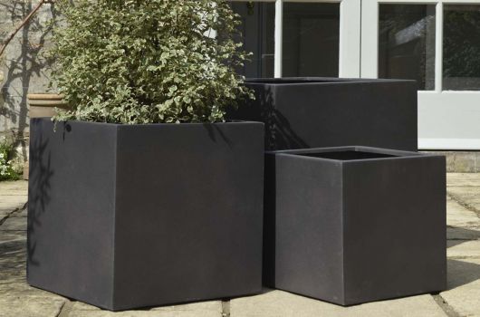 Contemporary Garden Planters, Plant Pots & Containers - IOTA UK