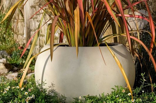 Contemporary Garden Planters, Plant Pots & Containers - IOTA UK