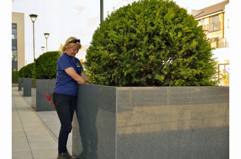 Drayton Garden Village – Extra Large Bespoke Granite Tree Planters for ...