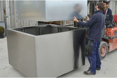 Pre-Galvanised Steel Planters, Plant Pots & Outdoor Plant Containers ...